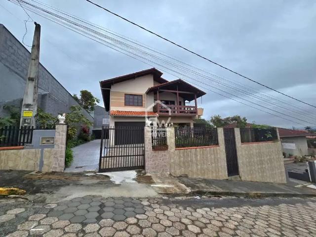Casa / Sobrado para Venda em Jaraguá do Sul/SC Vila Lenzi 4 Quartos