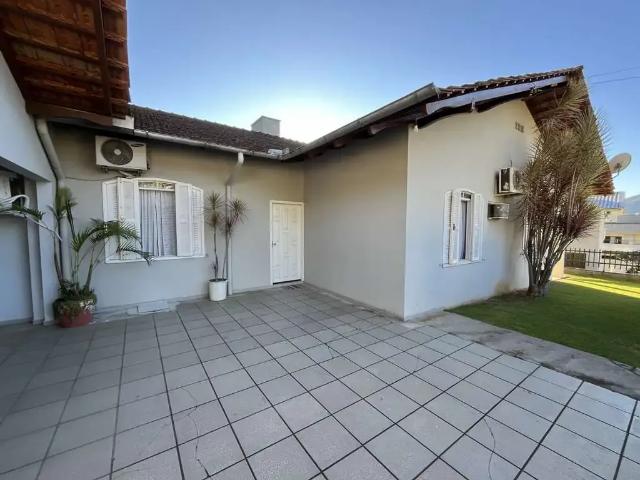 Casa / Sobrado para Venda em Jaraguá do Sul/SC Vila Nova 4 Quartos