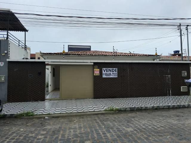 Casa / Sobrado para Venda em João Pessoa/PB João Paulo II 3 Quartos