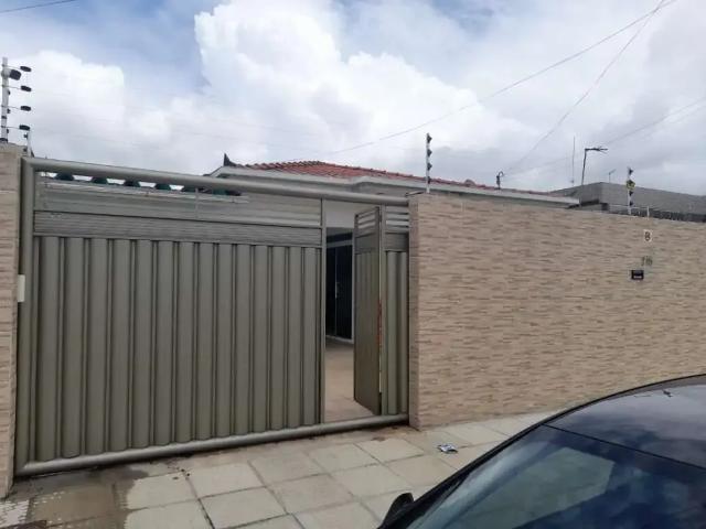 Casa / Sobrado para Venda em João Pessoa/PB João Paulo II 3 Quartos