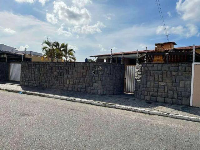 Casa / Sobrado para Venda em João Pessoa/PB Torre 5 Quartos