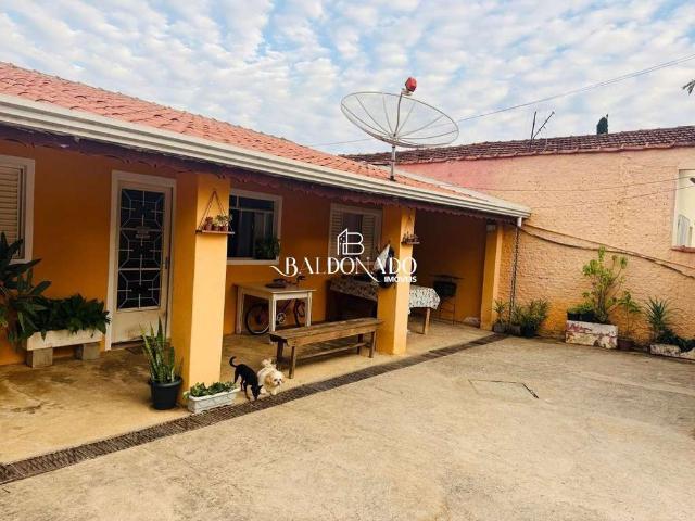 Casa / Sobrado para Venda em Joanópolis/SP Centro 3 Quartos