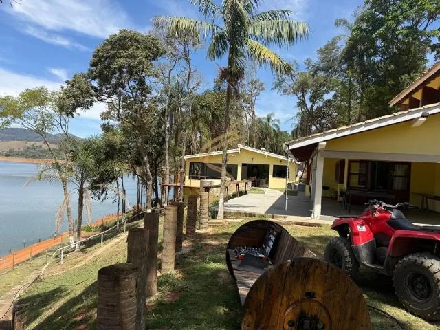 Casa / Sobrado para Venda em Joanópolis/SP Centro 3 Quartos