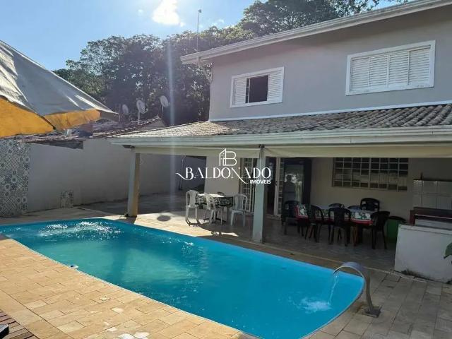 Casa / Sobrado para Venda em Joanópolis/SP Centro 3 Quartos