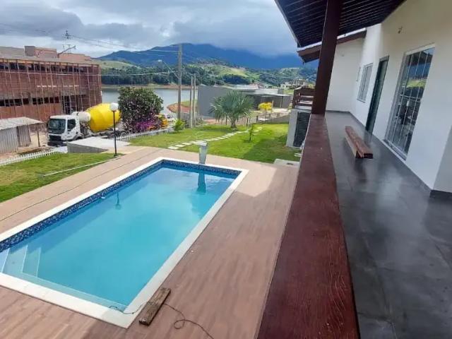 Casa / Sobrado para Venda em Joanópolis/SP Mosquito 4 Quartos