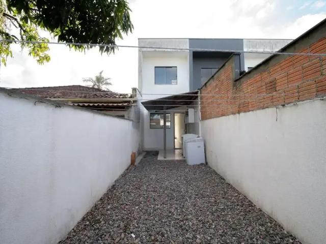 Casa / Sobrado para Venda em Joinville/SC Ulysses Guimarães 2 Quartos