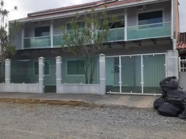 Casa / Sobrado para Venda em Joinville/SC Ulysses Guimarães 2 Quartos