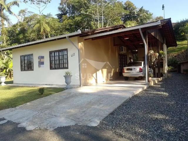 Casa / Sobrado para Venda em Joinville/SC Vila Nova 3 Quartos