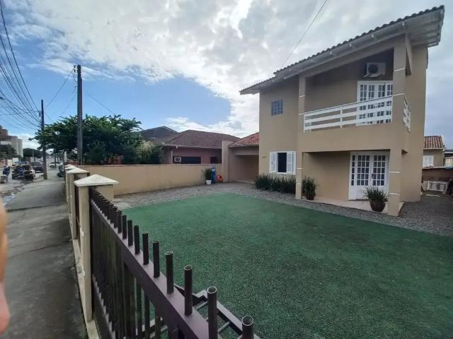 Casa / Sobrado para Venda em Joinville/SC Vila Nova 3 Quartos