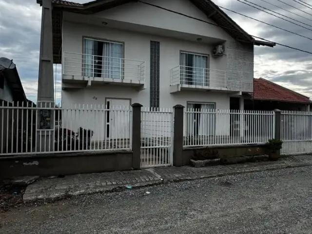 Casa / Sobrado para Venda em Joinville/SC Vila Nova 3 Quartos