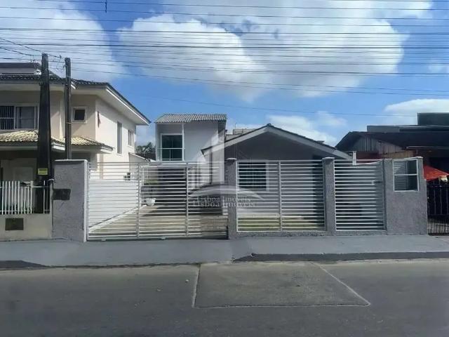 Casa / Sobrado para Venda em Joinville/SC Vila Nova 4 Quartos