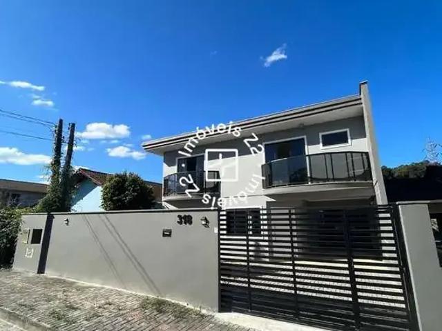 Casa / Sobrado para Venda em Joinville/SC Vila Nova 4 Quartos