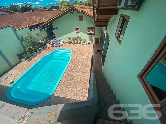 Casa / Sobrado para Venda em Joinville/SC Vila Nova 4 Quartos