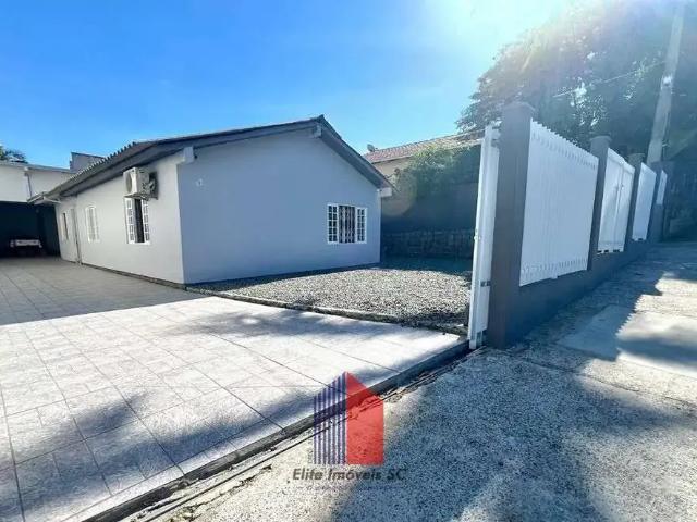 Casa / Sobrado para Venda em Joinville/SC Adhemar Garcia 3 Quartos