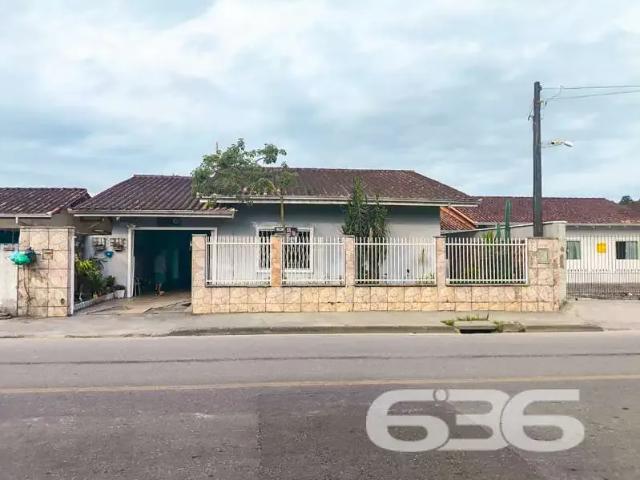 Casa / Sobrado para Venda em Joinville/SC Adhemar Garcia 3 Quartos