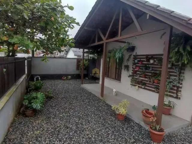 Casa / Sobrado para Venda em Joinville/SC Adhemar Garcia 3 Quartos
