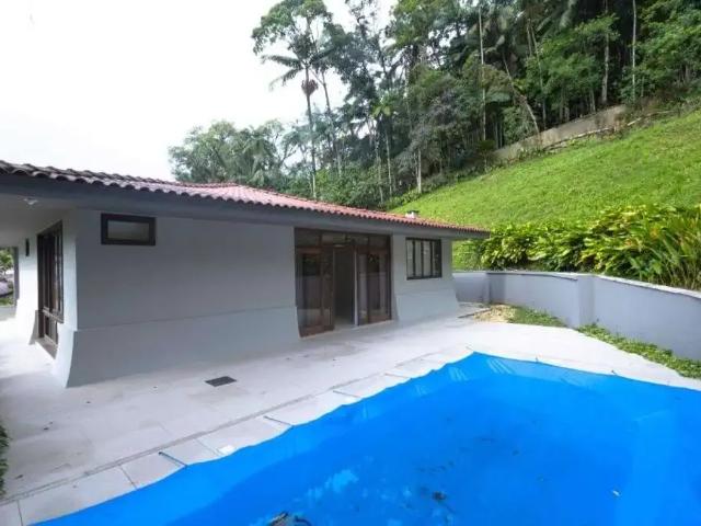 Casa / Sobrado para Venda em Joinville/SC América 3 Quartos