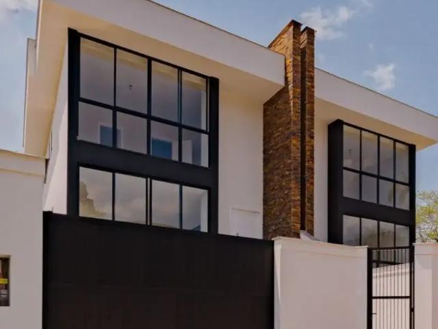Casa / Sobrado para Venda em Joinville/SC América 3 Quartos