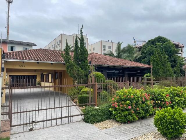 Casa / Sobrado para Venda em Joinville/SC América 4 Quartos