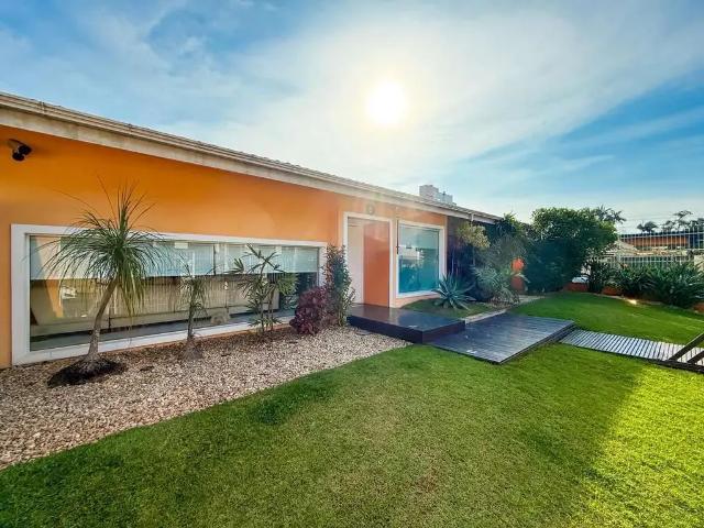 Casa / Sobrado para Venda em Joinville/SC América 4 Quartos