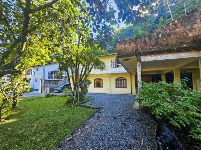 Casa / Sobrado para Venda em Joinville/SC América 4 Quartos