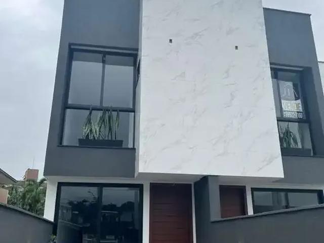 Casa / Sobrado para Venda em Joinville/SC Anita Garibaldi 3 Quartos