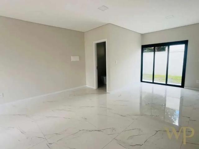 Casa / Sobrado para Venda em Joinville/SC Anita Garibaldi 3 Quartos
