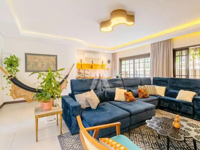 Casa / Sobrado para Venda em Joinville/SC Anita Garibaldi 4 Quartos