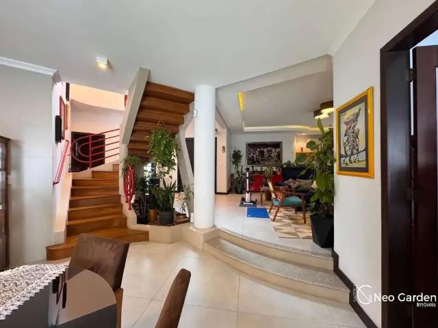 Casa / Sobrado para Venda em Joinville/SC Anita Garibaldi 4 Quartos