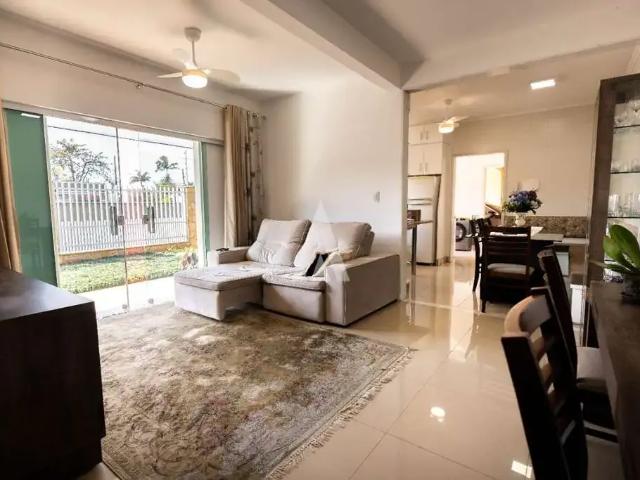 Casa / Sobrado para Venda em Joinville/SC Anita Garibaldi 4 Quartos