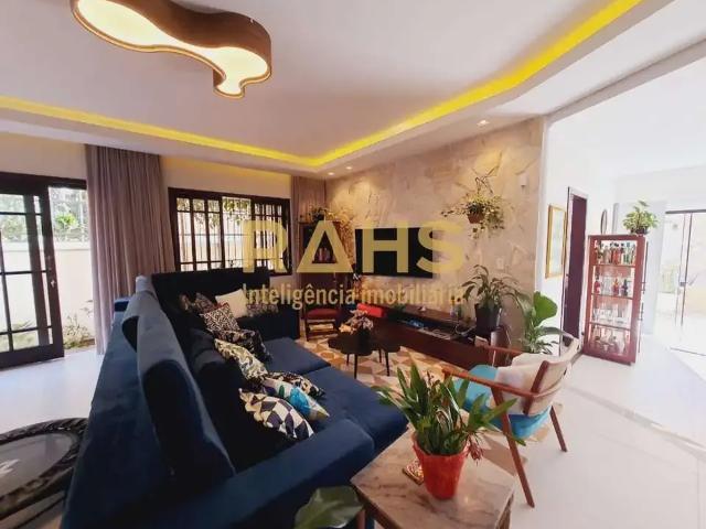 Casa / Sobrado para Venda em Joinville/SC Anita Garibaldi 4 Quartos
