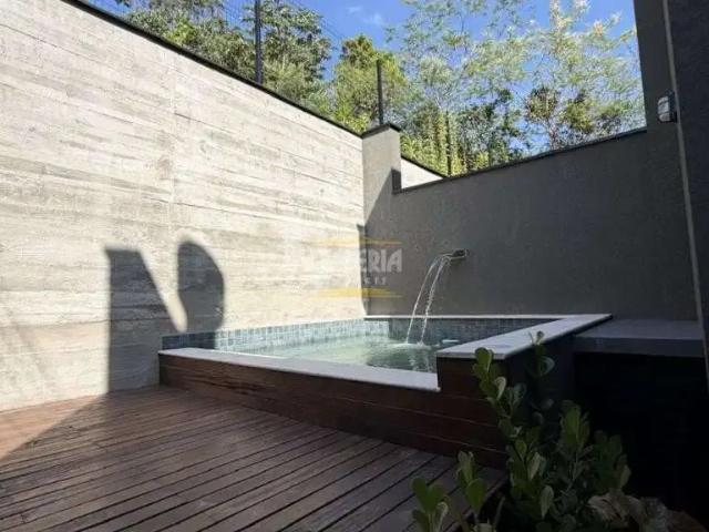 Casa / Sobrado para Venda em Joinville/SC Anita Garibaldi 4 Quartos