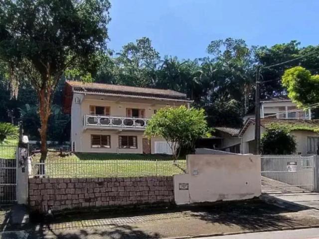 Casa / Sobrado para Venda em Joinville/SC Anita Garibaldi 5 Quartos