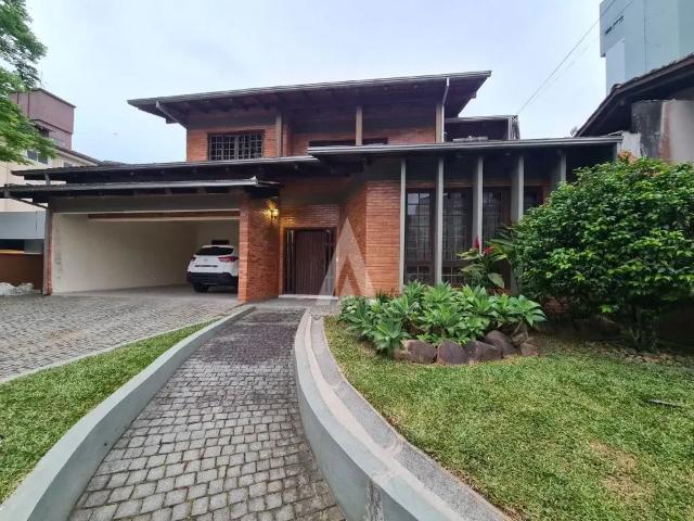 Casa / Sobrado para Venda em Joinville/SC Atiradores 3 Quartos