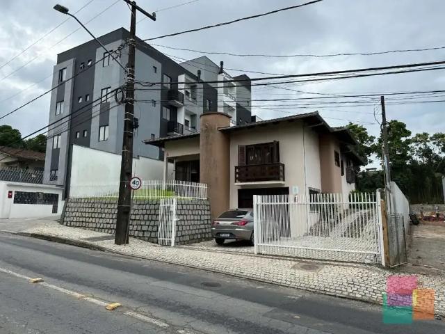 Casa / Sobrado para Venda em Joinville/SC Atiradores 3 Quartos
