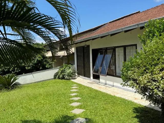 Casa / Sobrado para Venda em Joinville/SC Atiradores 3 Quartos