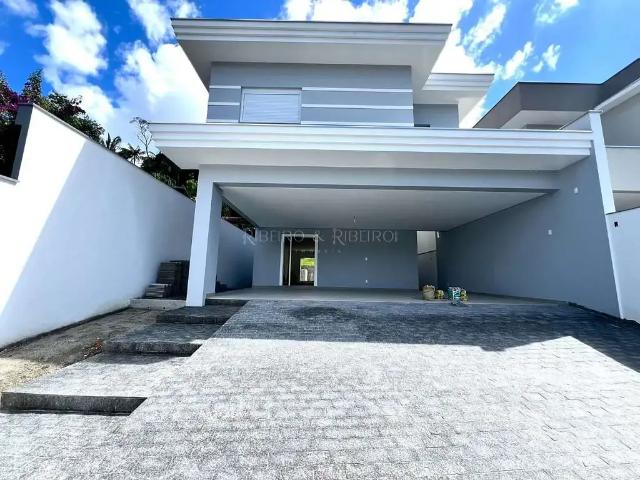 Casa / Sobrado para Venda em Joinville/SC Atiradores 4 Quartos