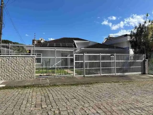 Casa / Sobrado para Venda em Joinville/SC Atiradores 4 Quartos