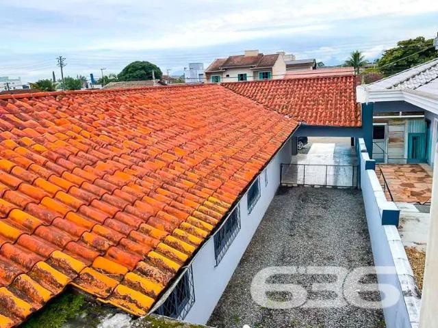 Casa / Sobrado para Venda em Joinville/SC Aventureiro 4 Quartos