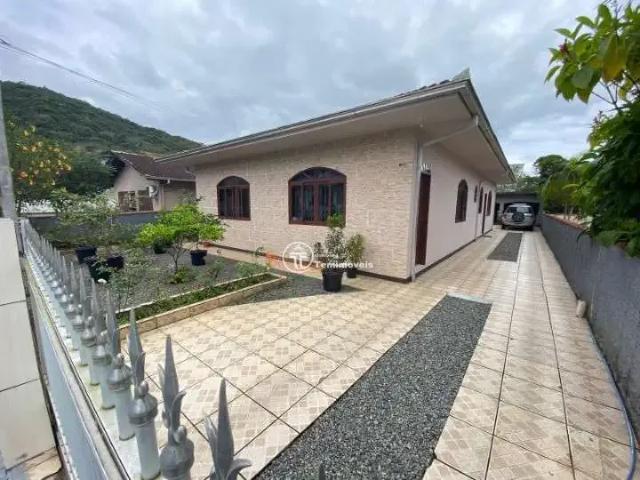 Casa / Sobrado para Venda em Joinville/SC Aventureiro 4 Quartos