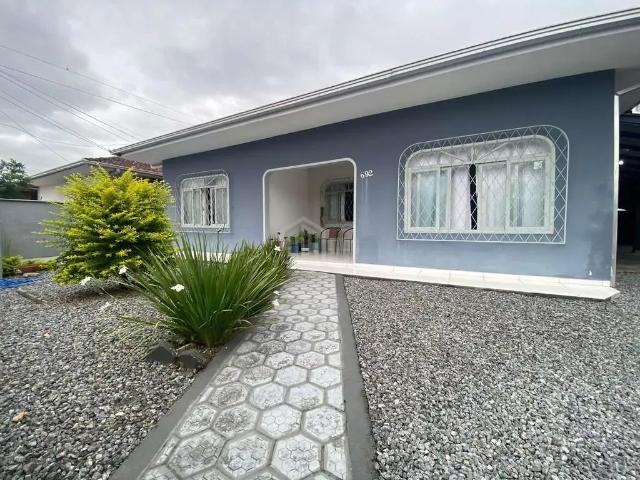 Casa / Sobrado para Venda em Joinville/SC Aventureiro 4 Quartos