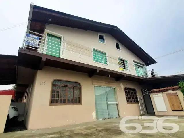 Casa / Sobrado para Venda em Joinville/SC Aventureiro 8 Quartos