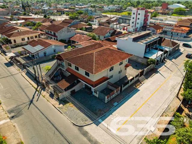 Casa / Sobrado para Venda em Joinville/SC Aventureiro 8 Quartos