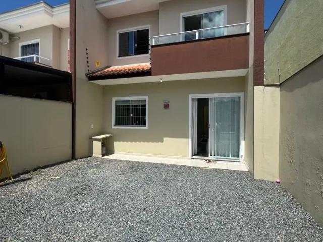 Casa / Sobrado para Venda em Joinville/SC Aventureiro 2 Quartos