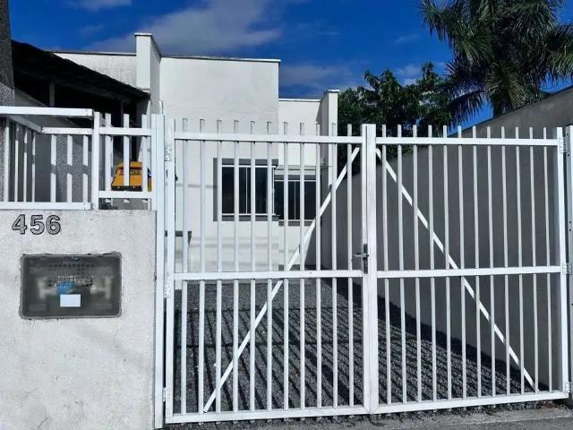 Casa / Sobrado para Venda em Joinville/SC Aventureiro 2 Quartos