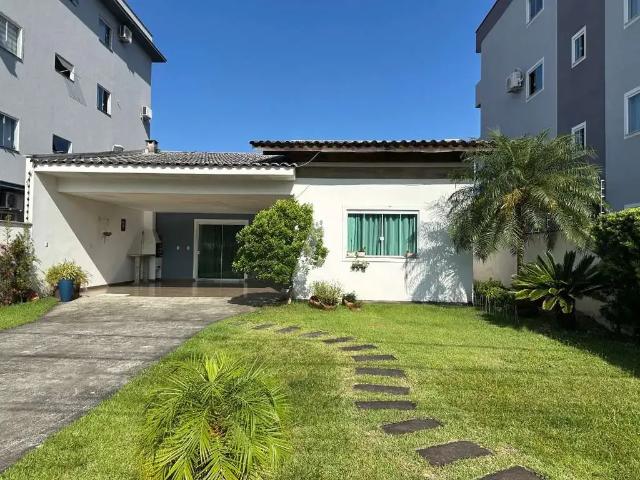 Casa / Sobrado para Venda em Joinville/SC Aventureiro 3 Quartos
