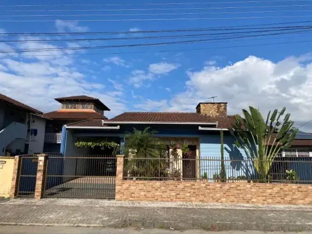 Casa / Sobrado para Venda em Joinville/SC Aventureiro 3 Quartos