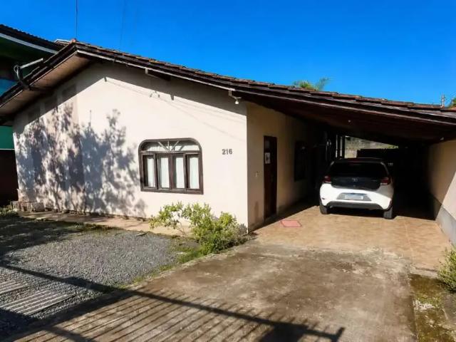 Casa / Sobrado para Venda em Joinville/SC Aventureiro 3 Quartos