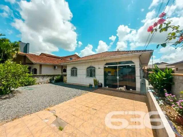 Casa / Sobrado para Venda em Joinville/SC Aventureiro 3 Quartos
