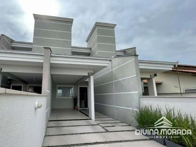 Casa / Sobrado para Venda em Joinville/SC Aventureiro 3 Quartos